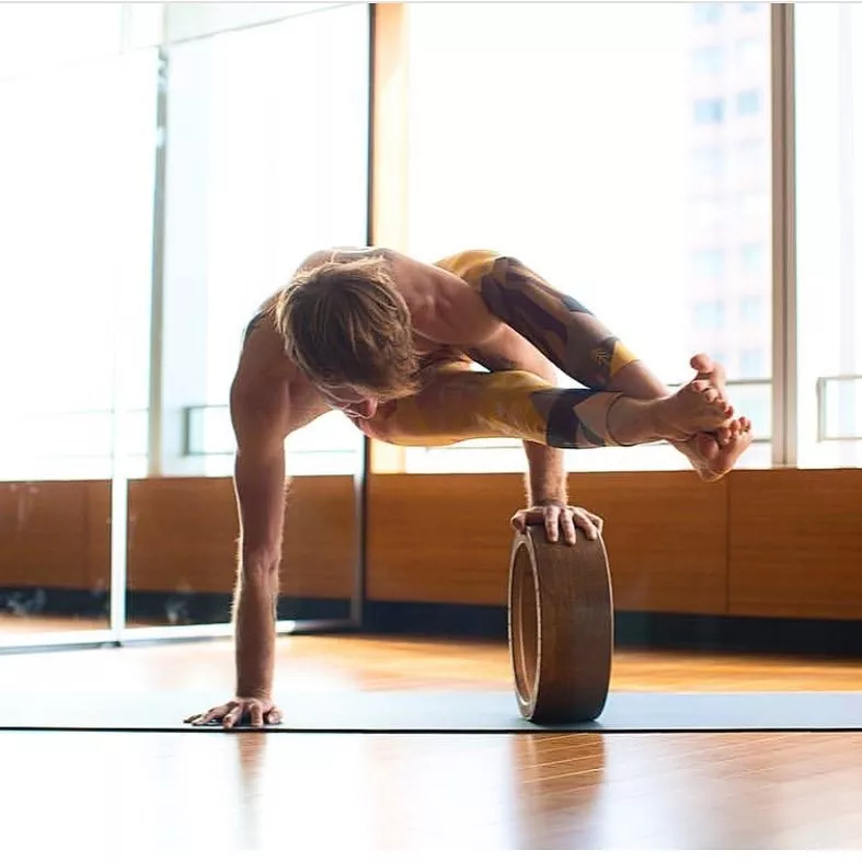How to use the yoga wheel - XIAMEN SANFAN Sports Products Co, Ltd.